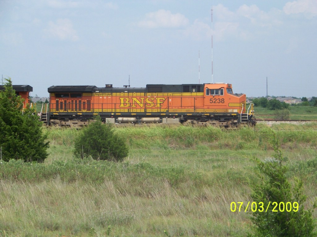 BNSF C44-9W 5238